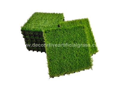 China Synthetic Decorative Artificial Grass Flooring Interlocking Grass Tiles For Rooftop Balcony for sale