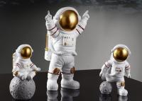 China Spaceman Crafts Home Decorative Ornaments Astronaut Statue OEM ODM for sale