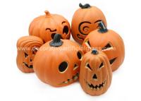 China Resin Artificial Grass Halloween Pumpkins For Decorating OEM ODM for sale