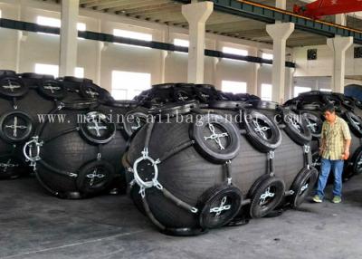 China 80 KPa Floating Pneumatic Rubber Fenders Ship Protection Bumper for sale