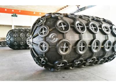 China Cylindrical Inflatable Yokohama Marine Fenders For Boats Submarine for sale