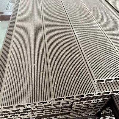 China 3D Wood Texture Composite Decking Planks Outdoor Waterproof Floor with Anti-Slip Feature for sale