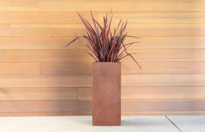 Anti Corrosion Classic Tall Cube Design Tower Corten Steel Column Planter