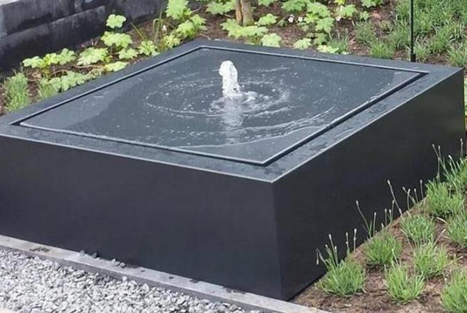 Black Surface Pool Fountain Outdoor Carbon Steel Water Feature For Garden