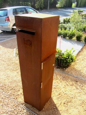 China Custom Outdoor Metal Letter Box Corten Steel Mailbox Free Standing for sale