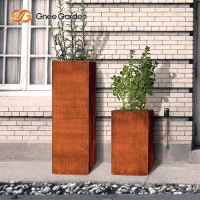China CE Standard Vertical Tall Outdoor Metal Planter Multipurpose for sale