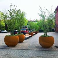 China Thickness 1.5mm-6.0mm Large Tall Metal Flower Pots Tall Corten Steel Planter for sale
