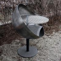 China Gnee Garden Windproof Adjustable Fire Pit Grill 110cm Height For Barbecue for sale