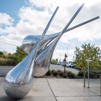 China Oval Sphere 304 Modern Stainless Steel Sculpture Outdoor Creative for sale