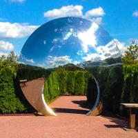 China Moongate Stainless Steel Sculpture Mirrored Garden Sculpture CE Standard for sale