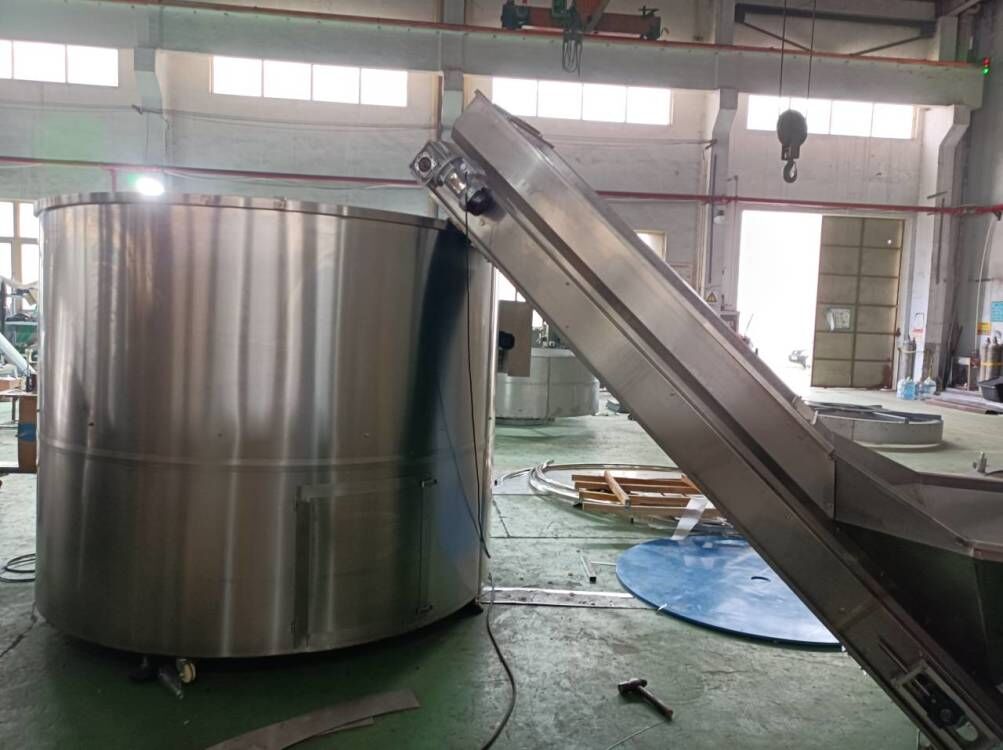 Bucket water filling production line, screen printer, cooled water chiller and laser code printer are packed to Qatar 2023/11/7 Bucket water filling production line, screen printer, cooled water chiller and laser code printer are packed to Qatar 2023/11/7