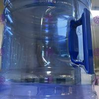 China 18.9L 5 Gallon PET Drinking Water Bottle with Handle - Recyclable Blue Container for Bulk Storage for sale