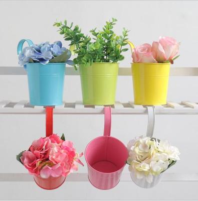 China Metal Flower Pot Balcony Garden Planter Iron Hanging Flower Barrel for sale