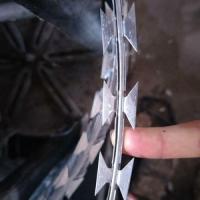 China Coil Fence Bto-10 Barbed Wire Razor Wire Galvanized Concertina for sale