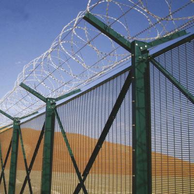 China Powder Coated 75mm X 12.5mm Airport Security Fencing Razor Barbed Anti Climb for sale