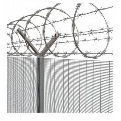 China 5.5mm Welded Mesh Fencing Powder Coated Concertina Razor Barbed Wire for sale