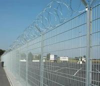 China 4.00mm 4.50mm 5.00mm Barbed Wire Fence Residential Airport Fencing for sale
