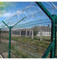 China 4.00mm 4.50mm 5.00mm Barbed Wire Fence Residential Airport Fencing for sale