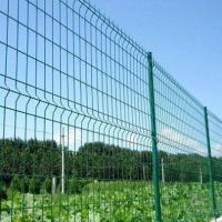 China Green 3D Curvy Welded Wire Mesh Fence with peach posts for sale