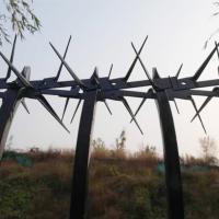 China Galvanized Razor Burglar Proof Fence Security Spikes 1.3*0.36*0.11m for sale