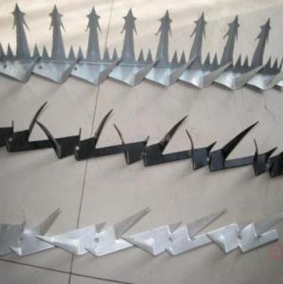 China Single Razor Sharp Block Wall Security Spikes PVC Coated for sale