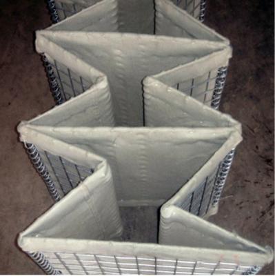 China Sand Color Welded Mesh Military Hesco Barrier Wall 24 Inches for sale