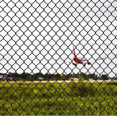China Factory Airport 20*20mm 6 Gauge PVC Coated Chain Link Fencing for sale