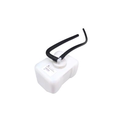 China Best Quality Mitsubishi Pajero Montero V31V33V43V45 Coolant Recovery Tank New Expansion Tank with Water Drain Pipes for sale