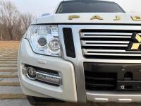 China Mitsubishi Pajero Montero Shogun V93V95V97 Front Bumper Radiator Grille Chrome Plastic Accessory  Brand New Upgrade for sale