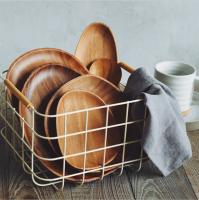 China Irregular Oval Wooden Serving Plates Fruit Acacia Wood Serving Tray Customized for sale