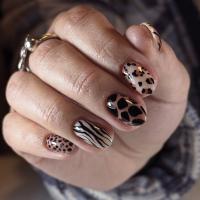 China OEM ODM Leopard Print Press On Custom Nails Short Almond Low Moq for sale