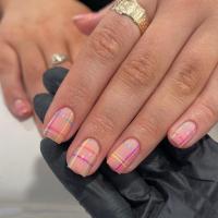 China Checkered Pattern Artificial Nails Long Almond Glossy Instant Manicure for sale