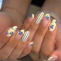 China Flower Design Long Almond Press On Nails Gentle On Natural Nails for sale