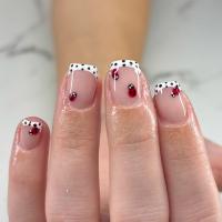 China Medium Square Polka Dot Design Pattern Flase Nails Instant Manicure for sale