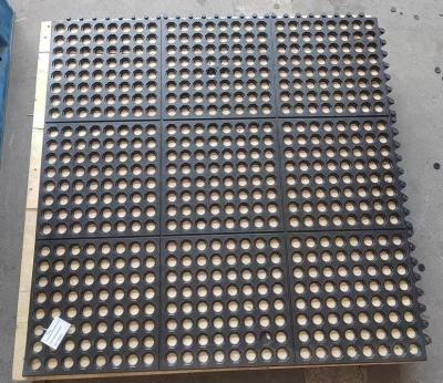 China Black Anti Fatigue Mat with Holes for Work Place or Factory for sale