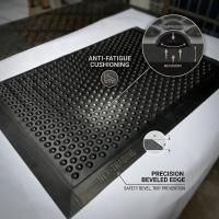 China ESD Anti Fatigue Rubber Mat Bubble Top Black Static Dissipative Floor Mat For Electronics Assembly Workstations for sale