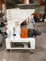 China Supply China Low Speed Crusher/Grinder/ granulator for plastic waste recycle factory price fast delivery for sale