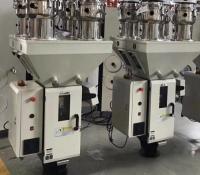 China Hot sale Orange colour good quality smart automatic gravimetric blender supplier material & colour  weight type mixer high precision mixer for extruder factory price to worldwide for sale