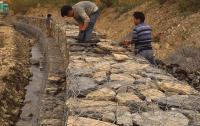 China 1x1x1m Galvanized 80 X 100mm Gabion Welded Wire Mesh Square Hole for sale
