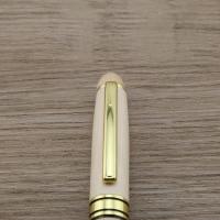 China Retro Maple Wood Signature Pen 0.5mm Metal Clip Business Roller Ball Pen for sale