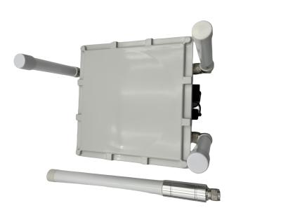 China Highly Efficient Outdoor LoRaWAN Gateway for Seamless IoT Integration 1 Year for sale