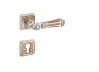 China Anti Scratch Antique Brass Door Knobs With Lock Square Shaped for sale