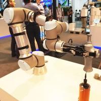 China Mini Robot UR 3e Of Collaborative Robot With 3KG Payload As Cobot For Material Handling Equipment Parts for sale
