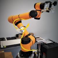 China Mini Cobot Robot AUBO I5 With AGV Used As 5KG Playload Collaborative Robot For Robotic Welding for sale