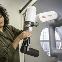 China Collaborative AGV Robot 6 Axis Robotic Arm With Industrial Grip for sale