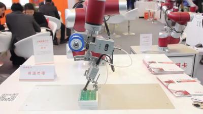 China Cobot Robot Of JAKA Zu 12 12kg Payload With 6 Axis Universal Robotic Arm Used For Welding Robot for sale