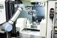 China Manipulator Robot Arm With AGV Of UR With Robotic Welding Machine And Cobot Robot Universal for sale
