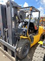 China Almost 5Ton KOMATSU FD50 FD35 FD40 FD45 EPA Engine Hydraulic Forklift with 46KW Power for sale