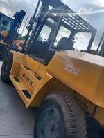 China Secondhand Pallet Lifting Truck Komatsu 200 20000 KG Weight and 2000mm Fork Length for sale