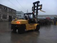 China 10 Ton Low Hours Komatsu FD100 Forklift Heavy Equipment with Good Lifting Capacity for sale